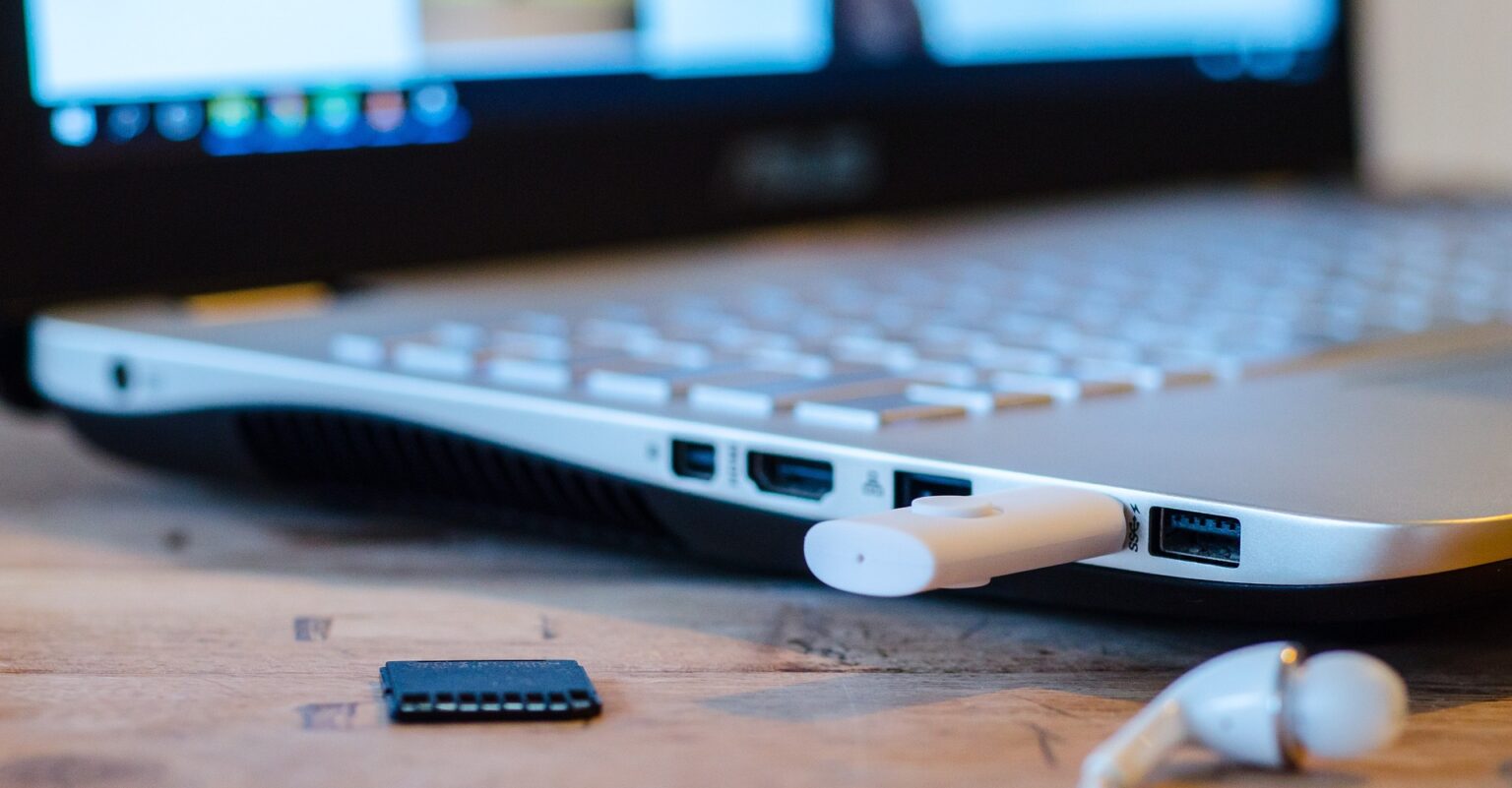 Load GPX file on Garmin: These are the step - Garmin Worldmaps - Map Shop